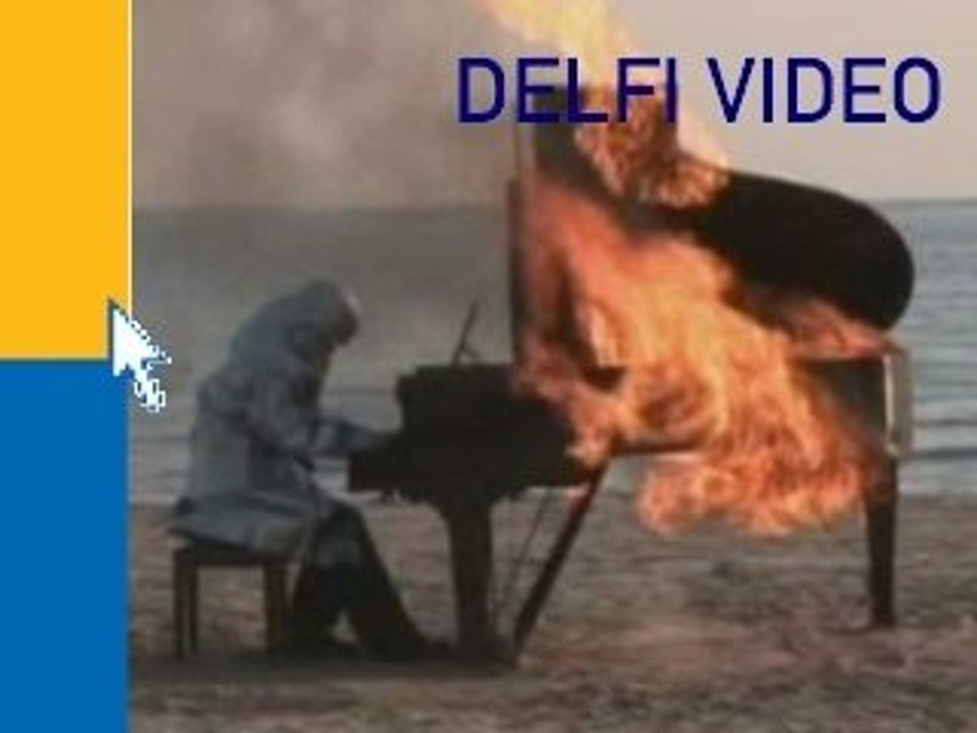 Japonų pianistas grojo degančiu fortepijonu - Delfi TV