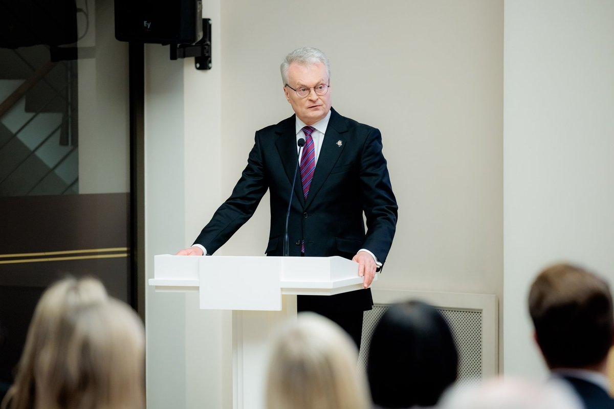 Prezidento Gitano Nausėdos komentaras po apsilankymo „Litgrid“ - Delfi TV