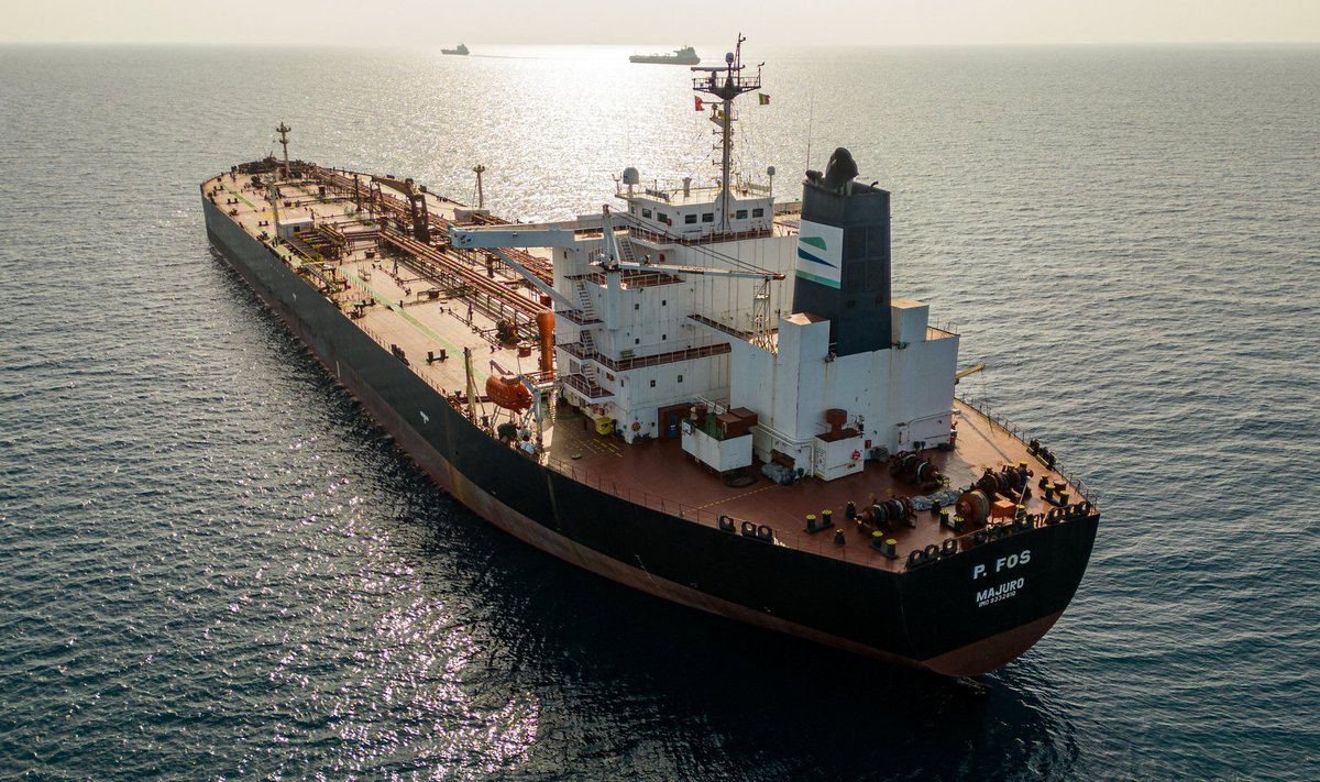 Estija paleido Rusijos šešėliniam laivynui priklausantį tanklaivį - Delfi