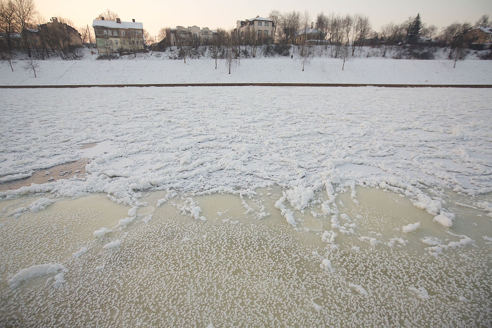 Įspėja dėl situacijos Kauno rajone – dėl ledo dangos Neryje gali kilti ...