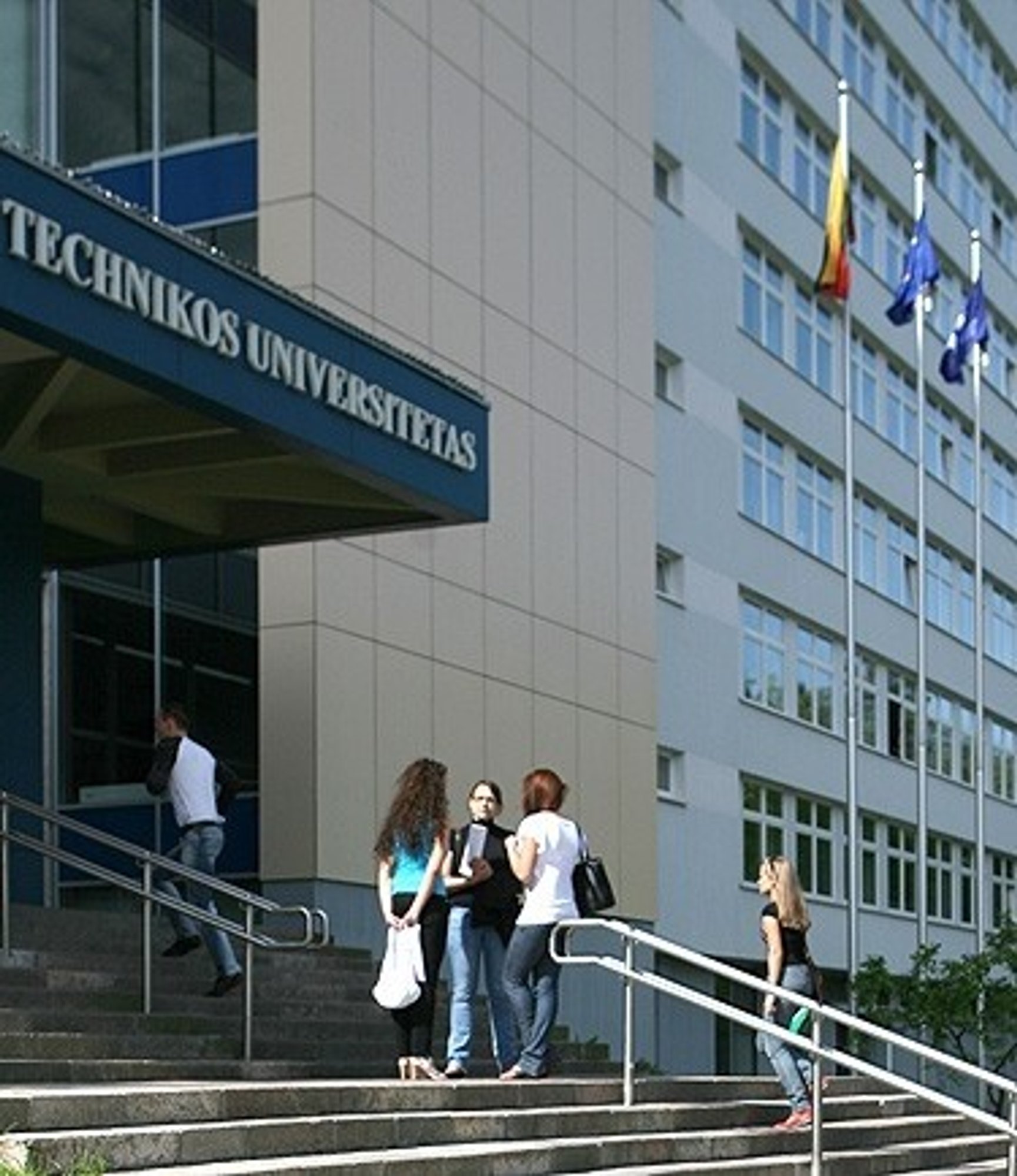 Sulaikytas VGTU dėstytojas, įtariama, iš 8 studenčių reikalavęs kyšio ...
