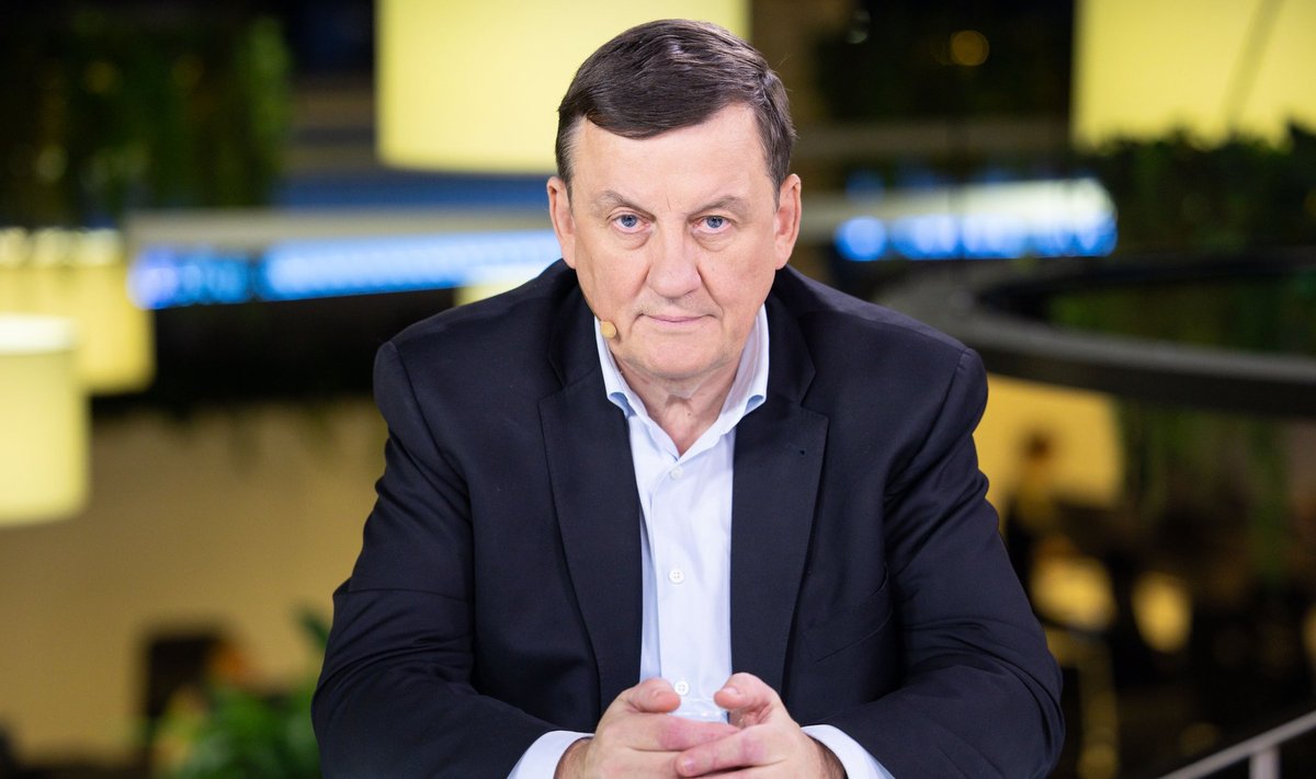 Rolandas Valiūnas. Kiek kainuoja efektyvi biurokratija? - Delfi verslo ...