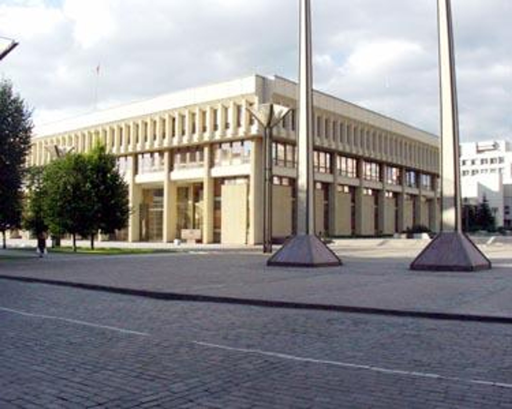 Valdančioji dauguma panoro privatizuoti Seimo restoraną - Delfi