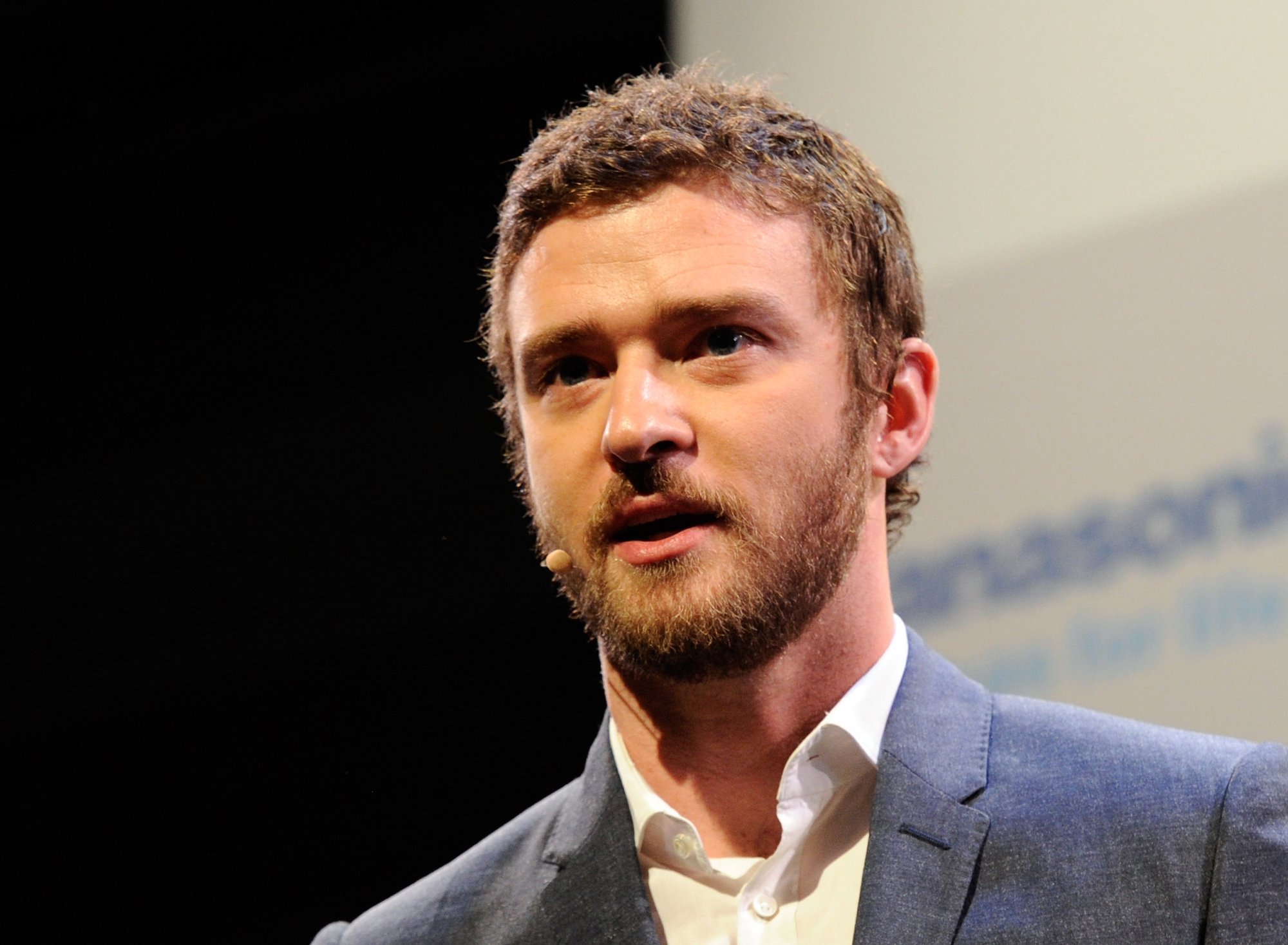 Sužadėtinio statusu besimėgaujantis J.Timberlake`as užmiršo nusiskusti ...