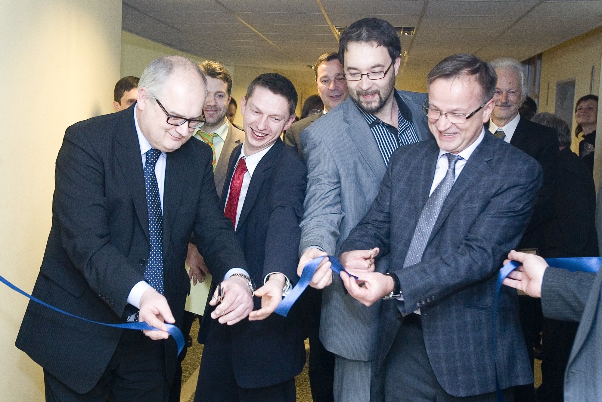 VGTU atidarė didžiausią Lietuvoje mobiliųjų aplikacijų laboratoriją ...