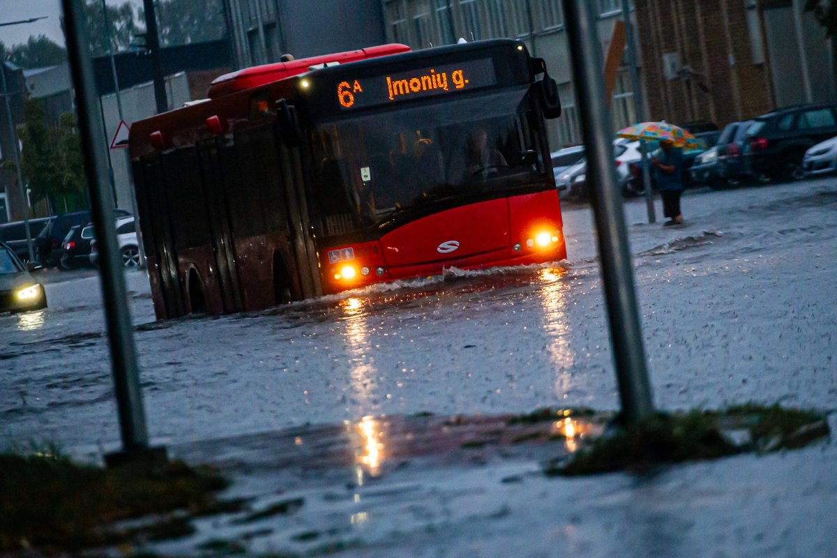 Pietinis ciklonas į lietuvą atneša labai lietingus orus - Delfi vasara