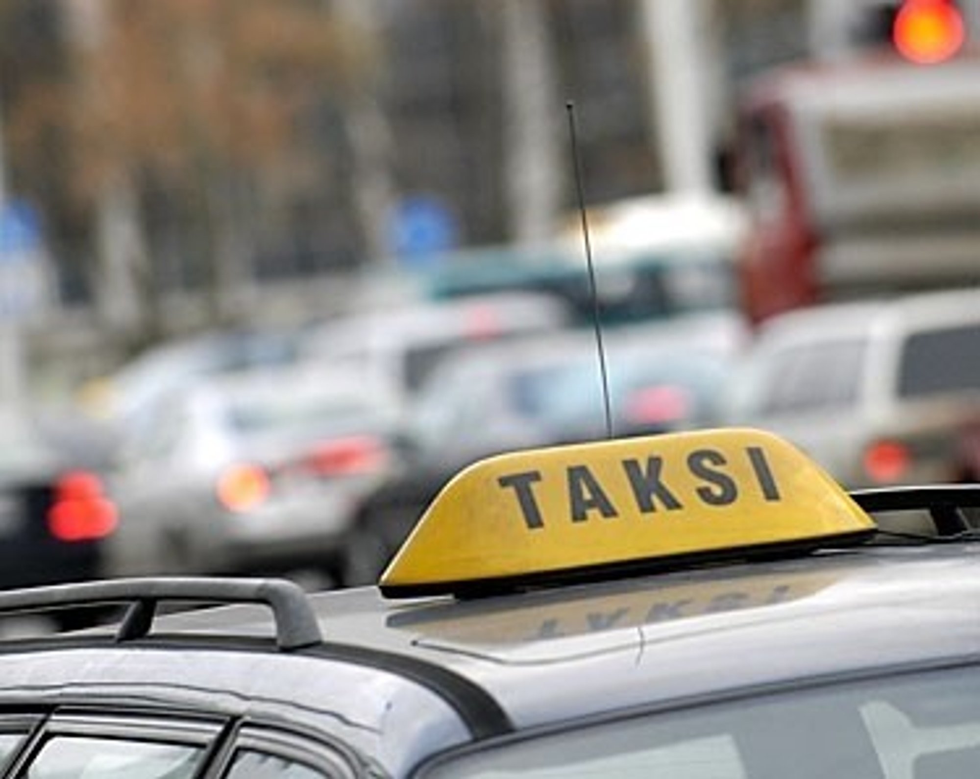 Utilizuoti automobiliai Maskvoje tampa taksi - Delfi auto