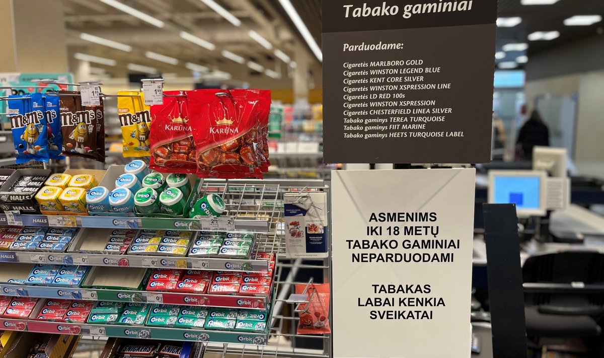 Siūloma jaunimui iki 21 metų uždrausti parduoti ir vartoti tabako ...