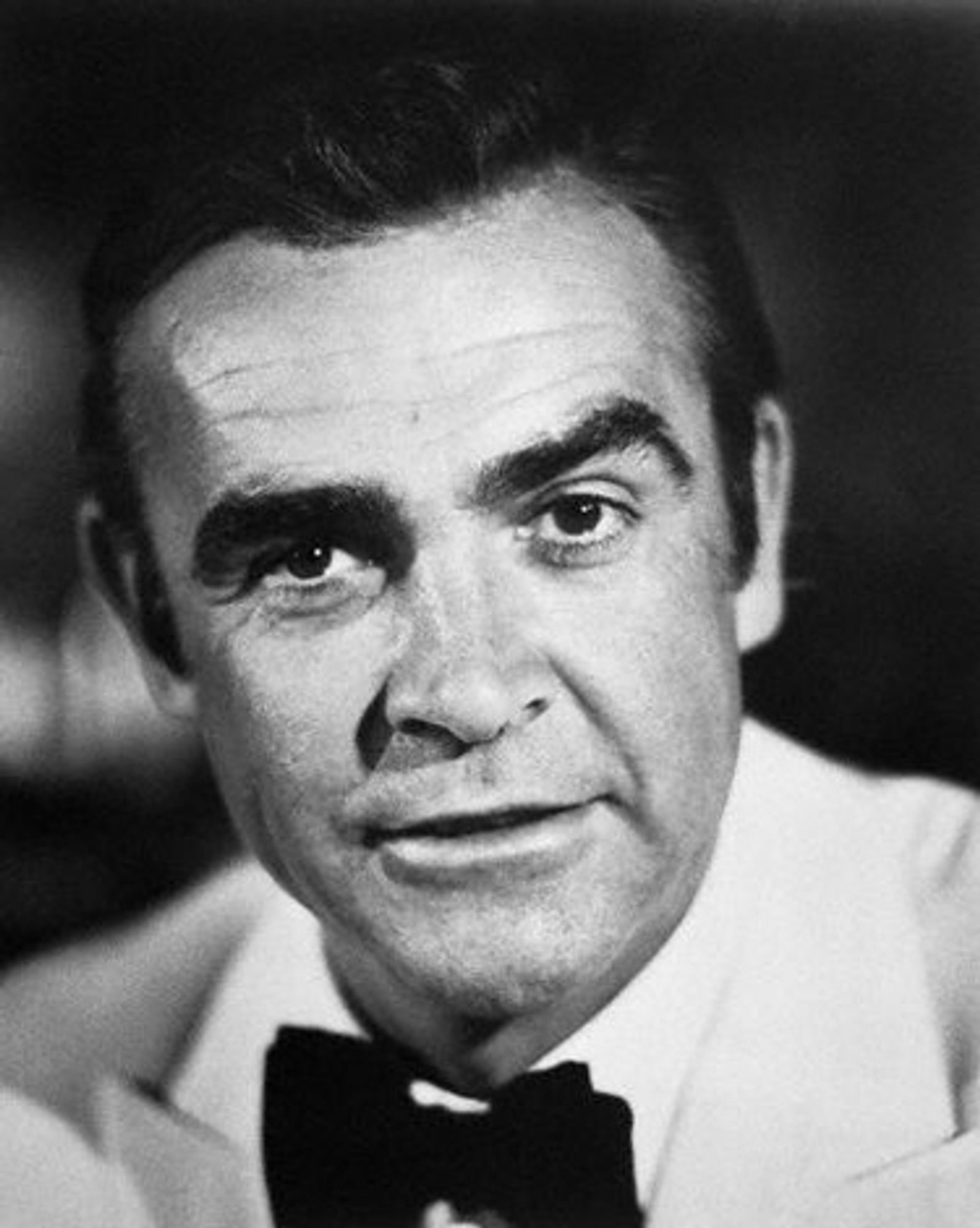 Džeimso Bondo fenomenas - Delfi veidai