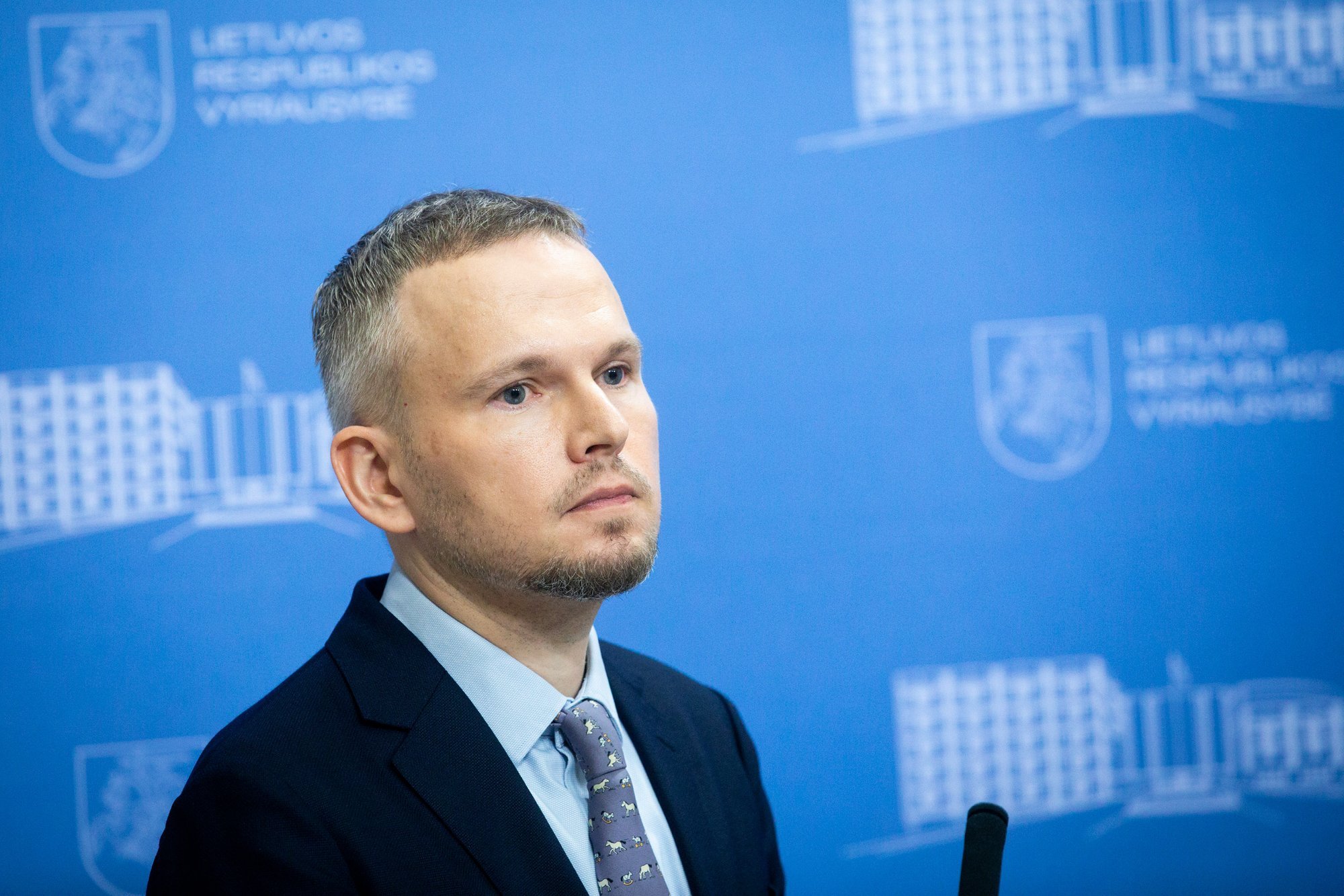 Iš pareigų traukiasi premjerės patarėjas Navickas - Delfi verslas