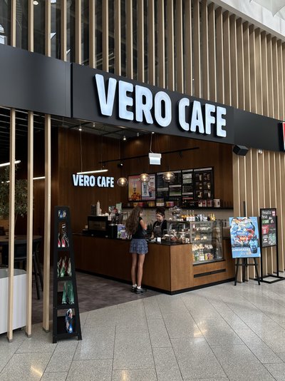 Aukščiausios rūšies kava ir įkvepianti atmosfera – „Vero Cafe“ „Vilnius Outlet“ - Delfi maistas