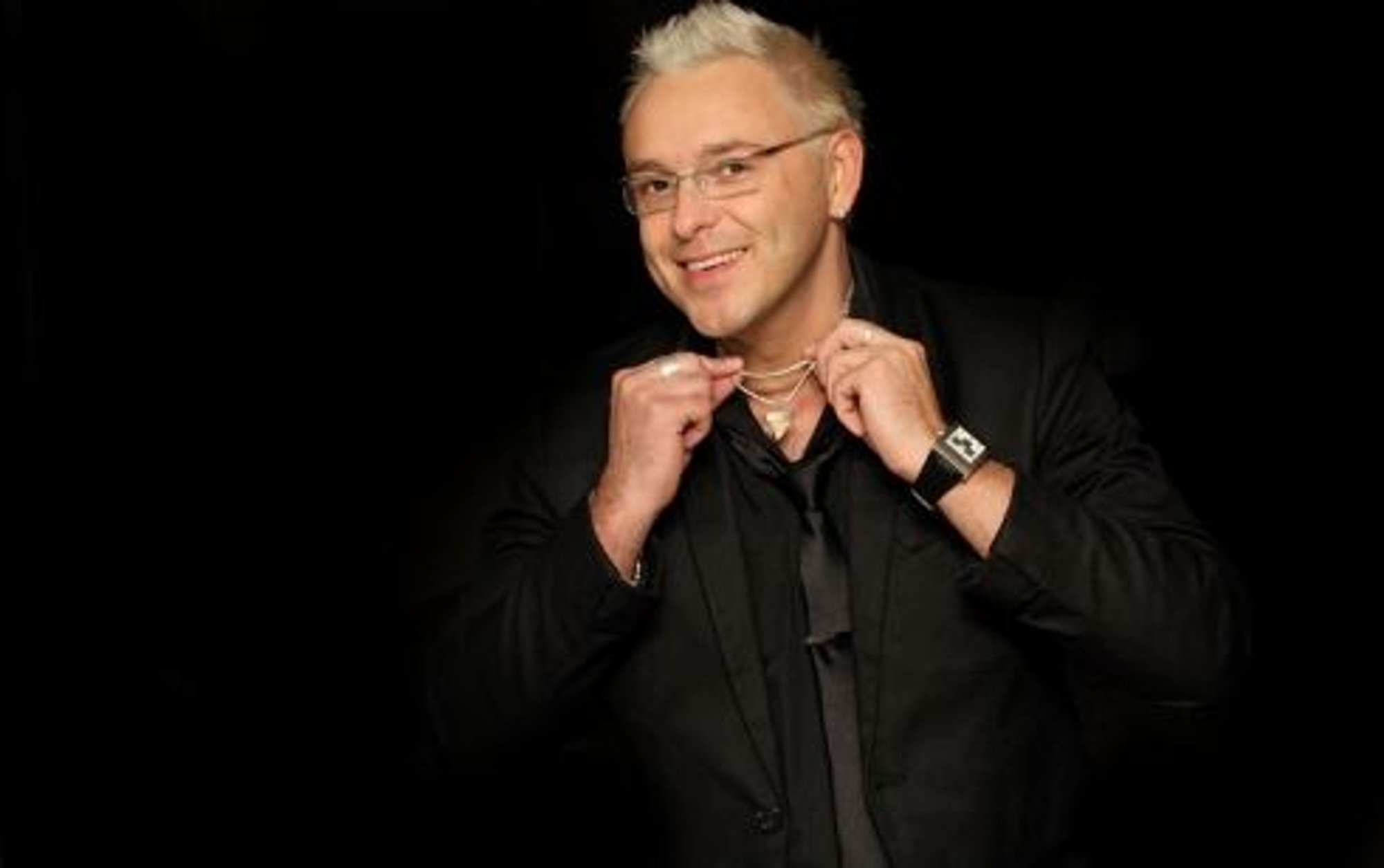 E.Bžesko gimtadienis: vietoje seksualių pupyčių kompanijos – tortas su ...