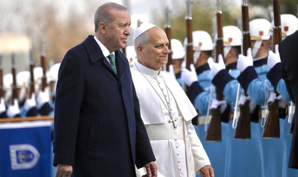 Popiežius paragino Turkiją imtis tarpininkės vaidmens - Delfi