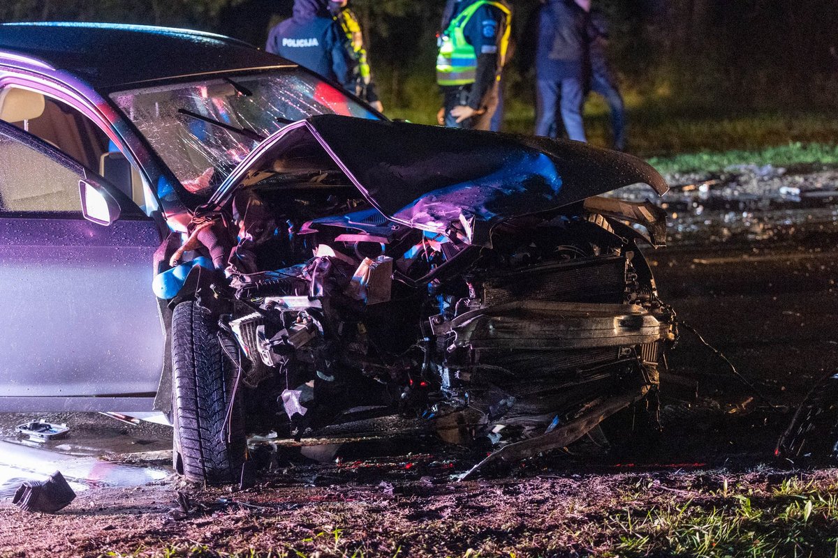 Raseinių rajone po avarijos sprukęs vyras automobilyje paliko sužalotą ...