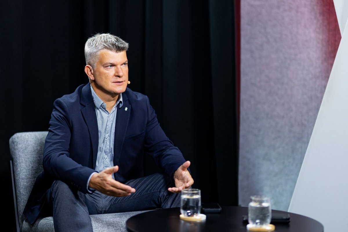 Kaip rusai verbuoja: lengvi pinigai Telegram, įtraukia paauglius - Delfi