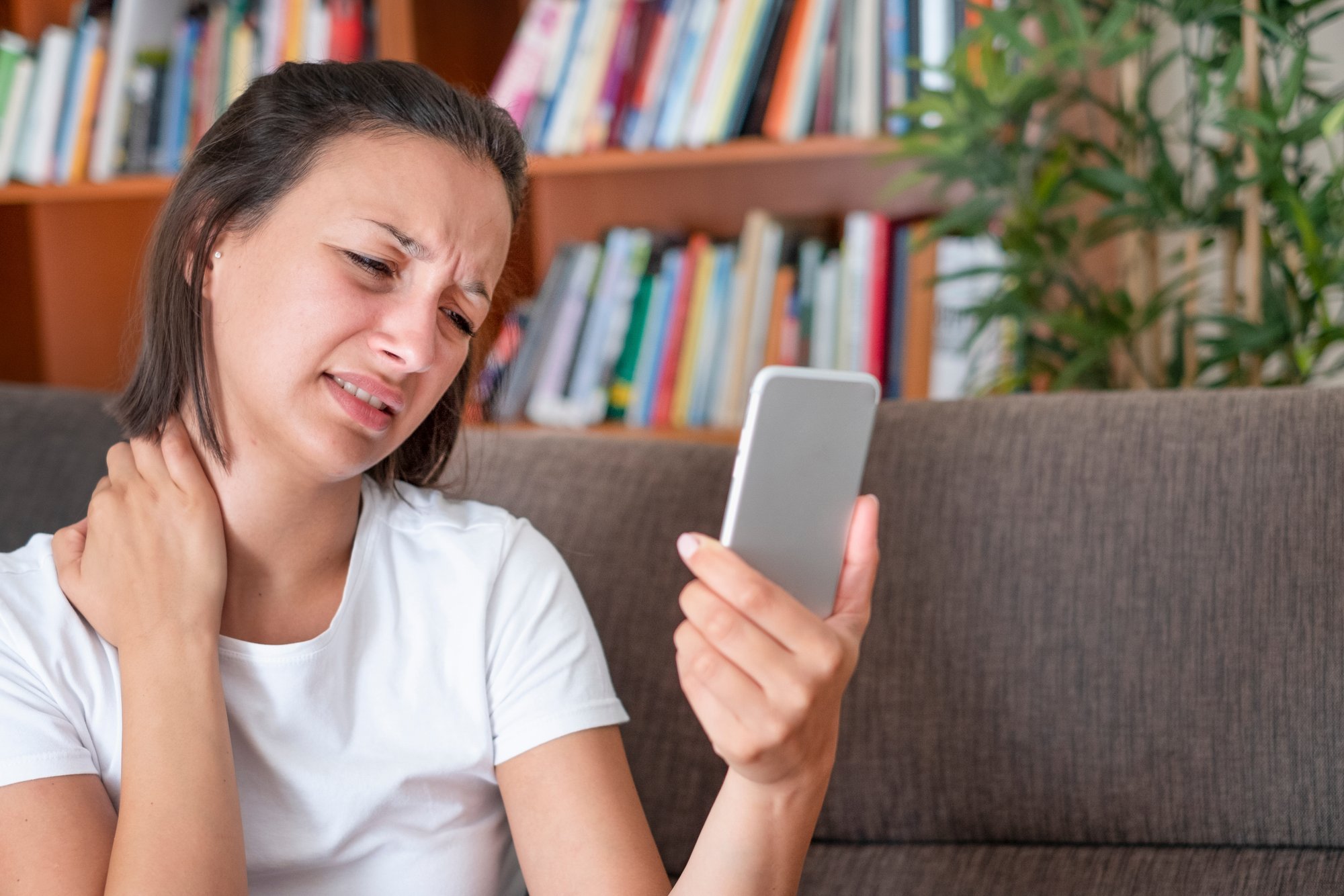 Gydytojai skambina pavojaus varpais – sąnarių ir sprando skausmus ...