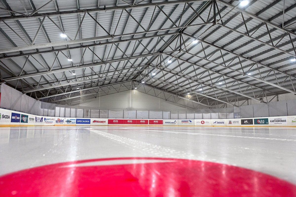 Panevėžyje atidaroma atnaujinta ledo arena - Delfi miestai