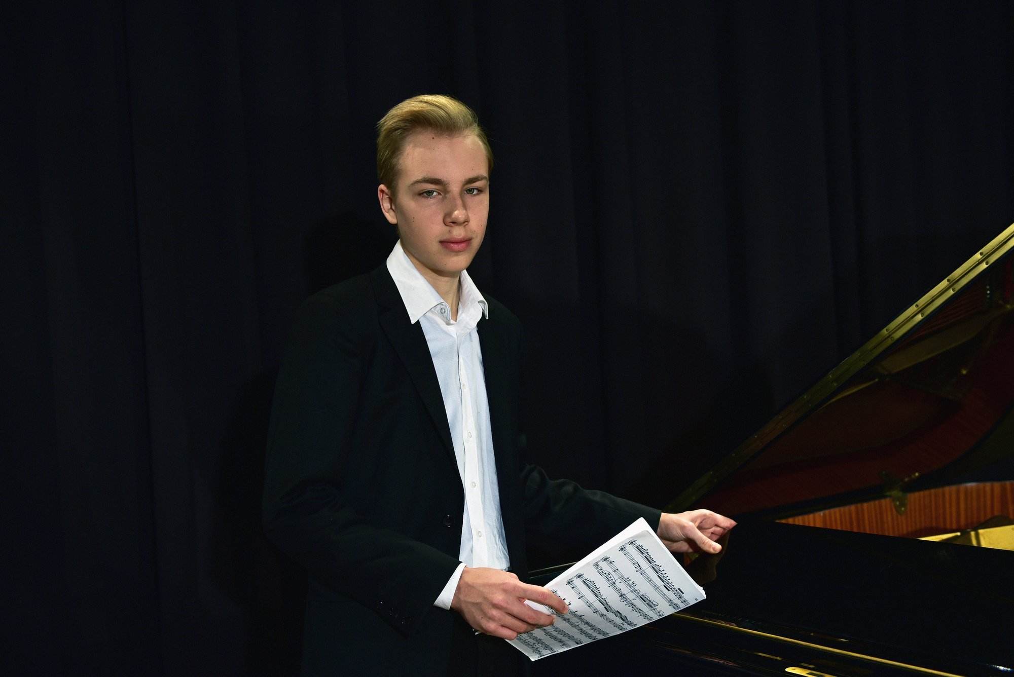 Jaunas pianistas Simonas Miknius: noriu žmonėms suteikti džiaugsmą per ...