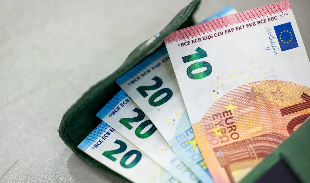 Bank of Lithuania temporarily suspends AlphaPay activities - Delfi EN