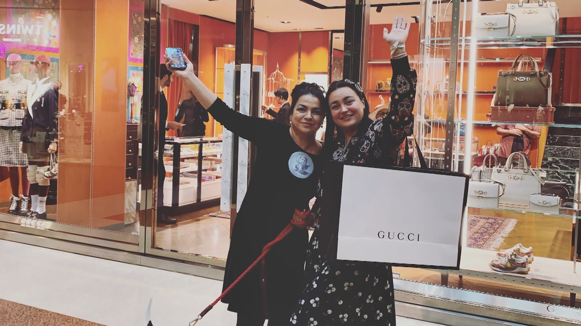 Operos soliste tapusi Giulijos dukra Monika Falcon su vyru iš Niujorko ...