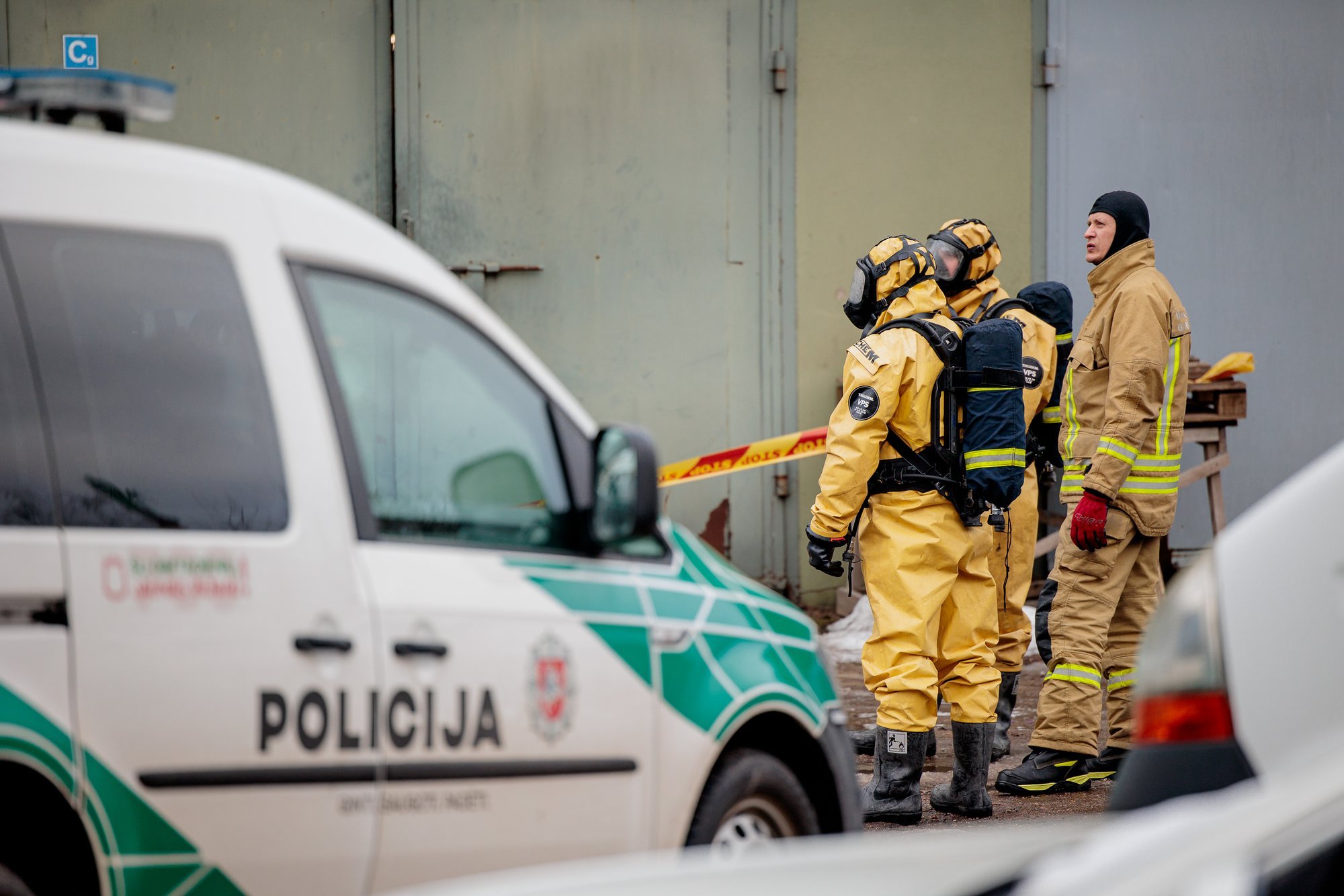 Cheminis incidentas autoservise – mašinoje pasklido neaiškios medžiagos ...