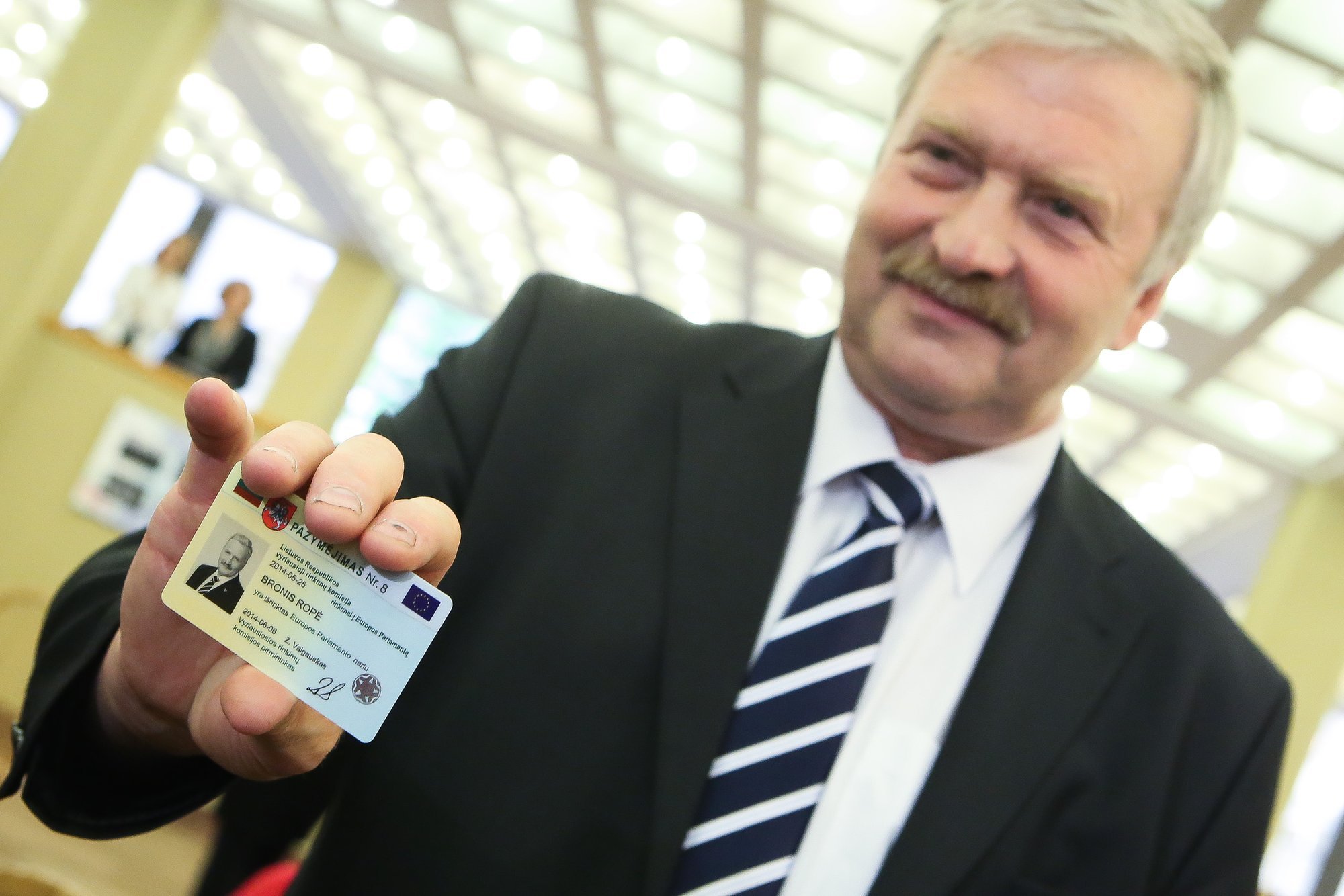 Svetima piniginė. Kaip savo pinigus leidžia B. Ropė? - Delfi