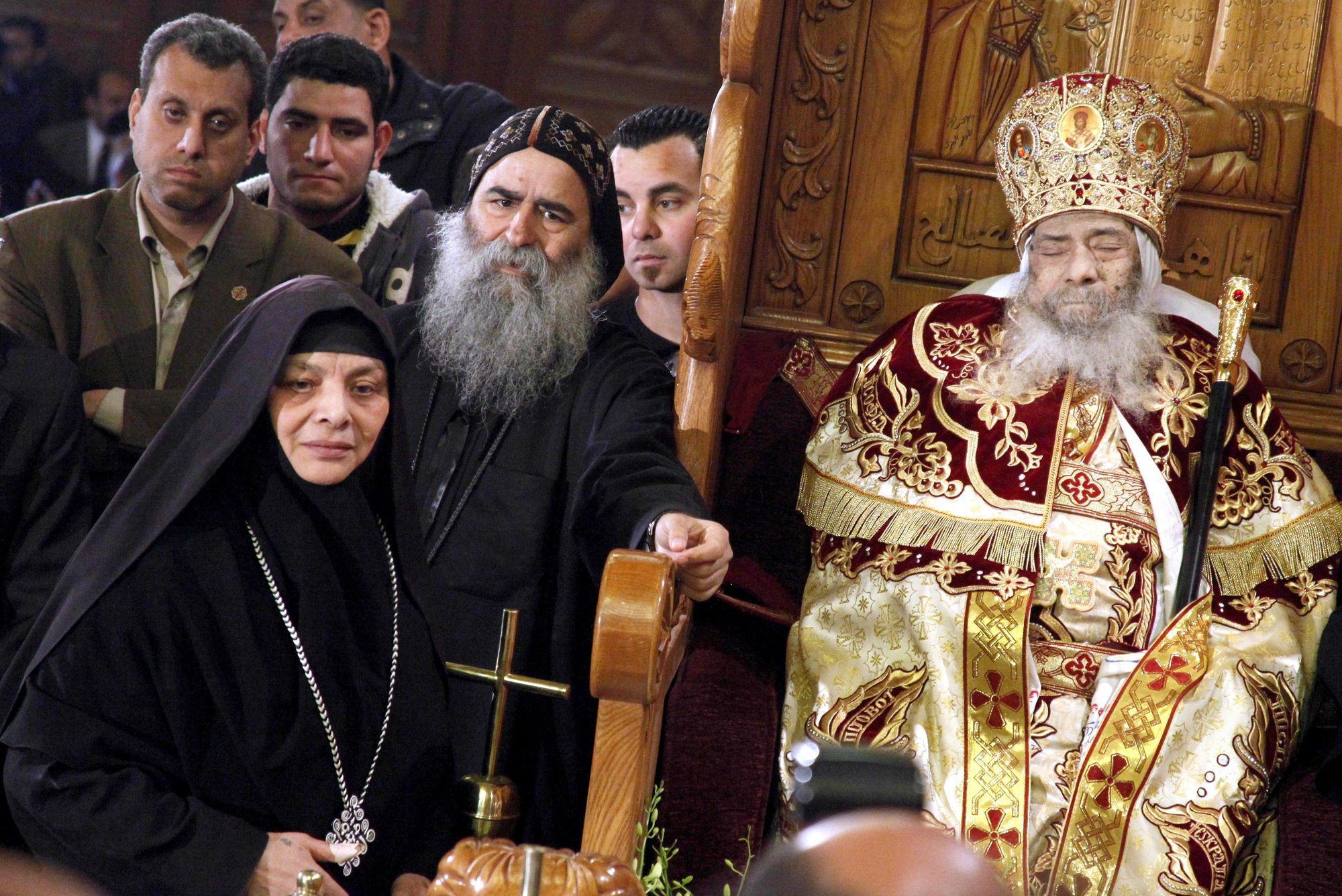 Gedintys koptai atsisveikina su mirusiu popiežiumi - Delfi