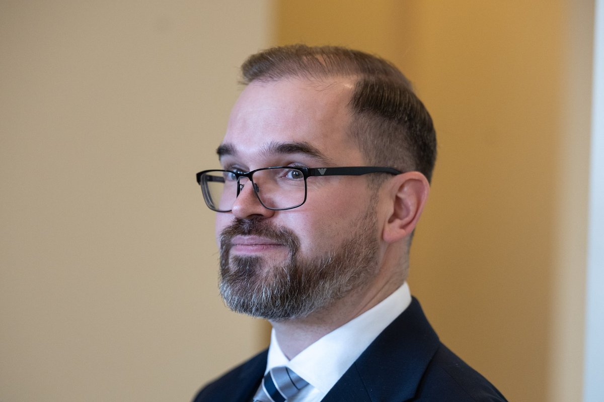 Оппозиция требует ответов от министра о связях Минобороны и Fegda - Delfi RU