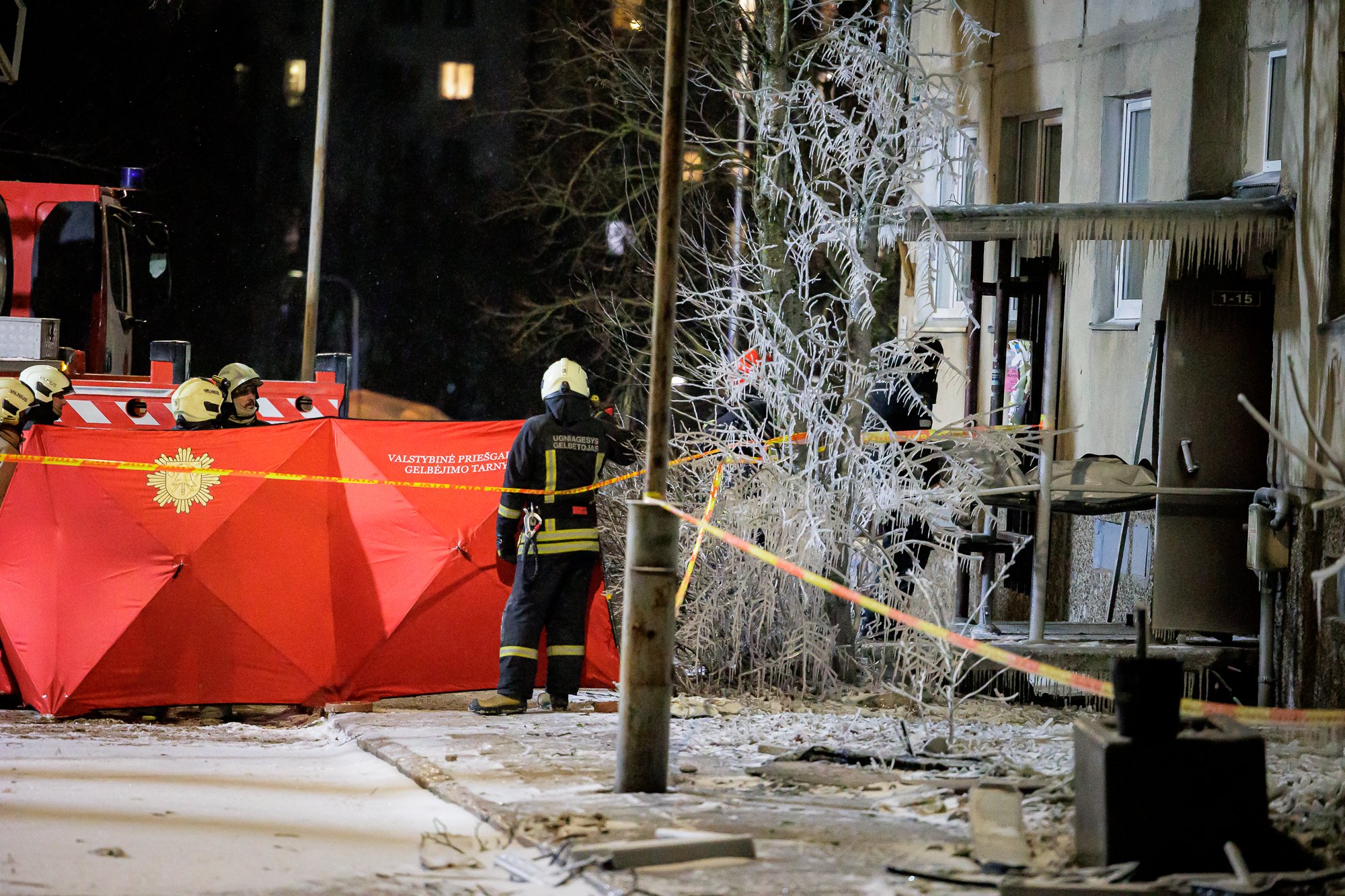Tragiško gaisro Vilniaus daugiabutyje atomazga – išnešti abiejų ...