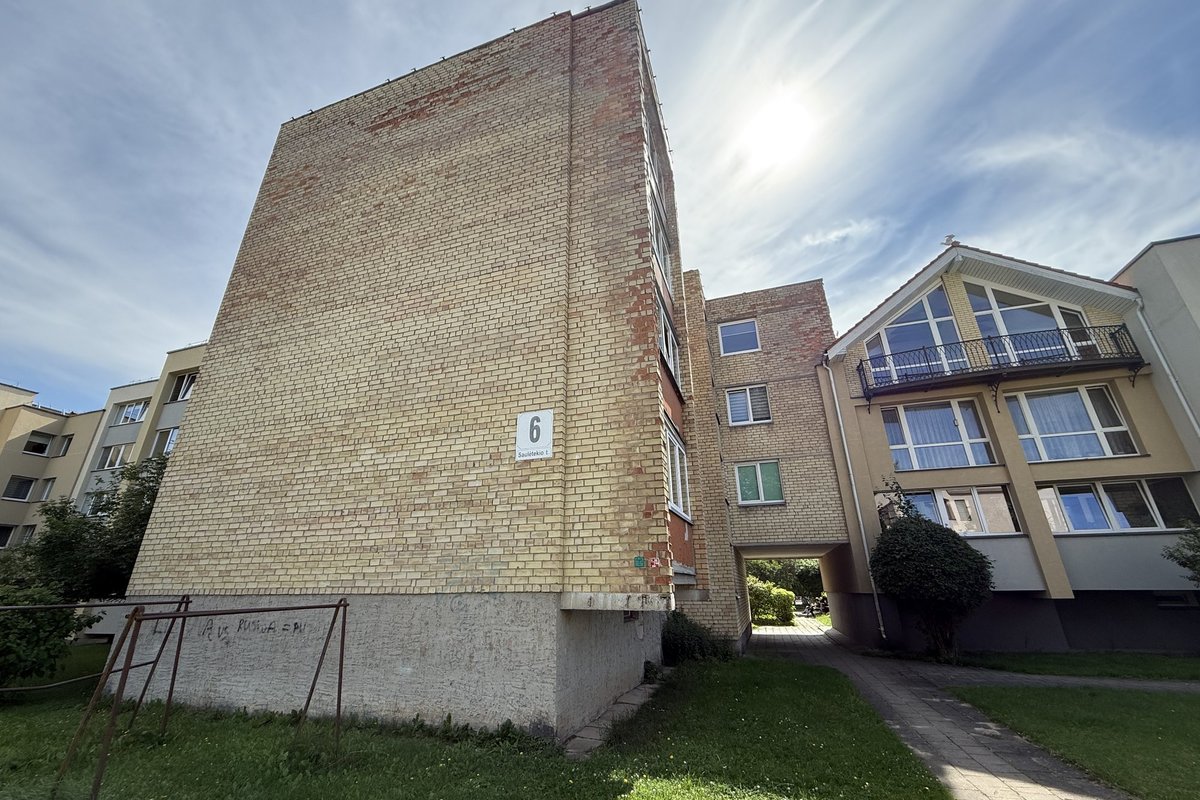 Kaimynai papasakojo apie vykusią „Dankora“ kratą: matė ir ugniagesius su laužtuvais - Delfi