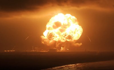 Dar vienas ugnies kamuolys: sprogo „Blue Origin“ raketa - Delfi mokslas