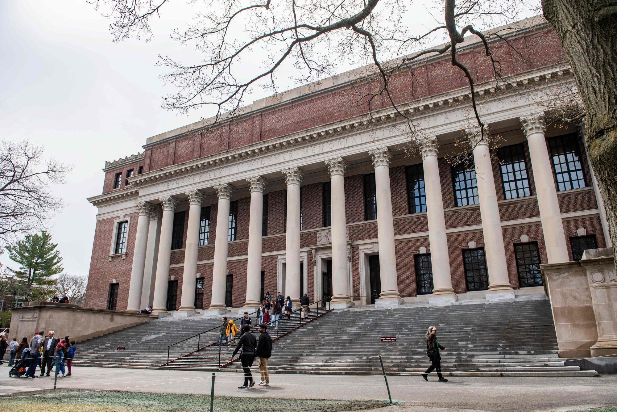 JAV administracija dar sumažino finansavimą Harvardo universitetui - Delfi