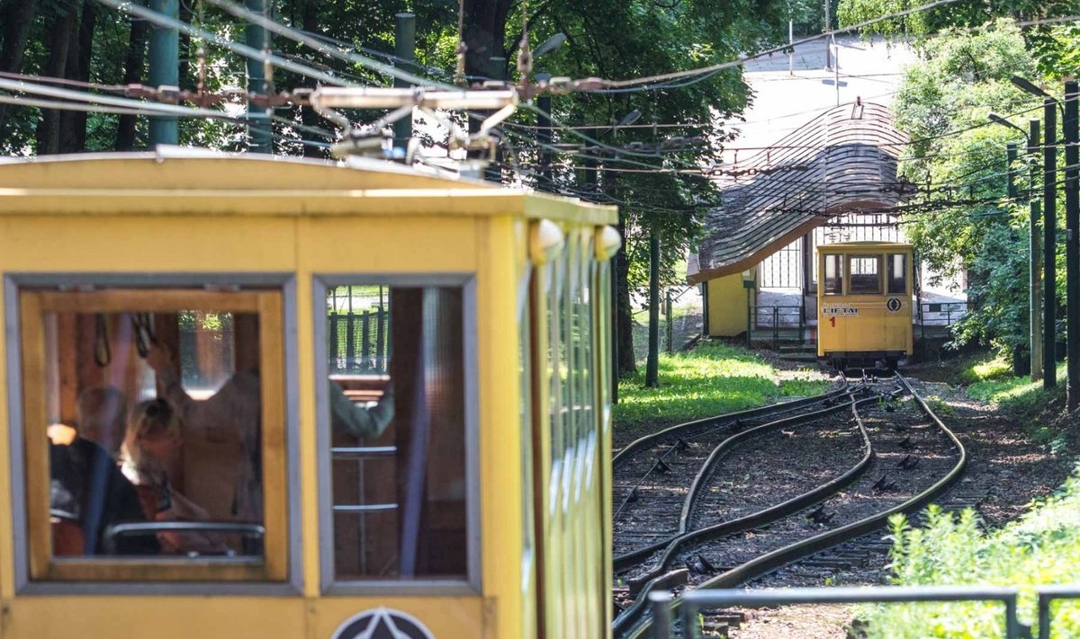 Kaune – pasipiktinimas dėl nedirbančio Žaliakalnio funikulieriaus ...