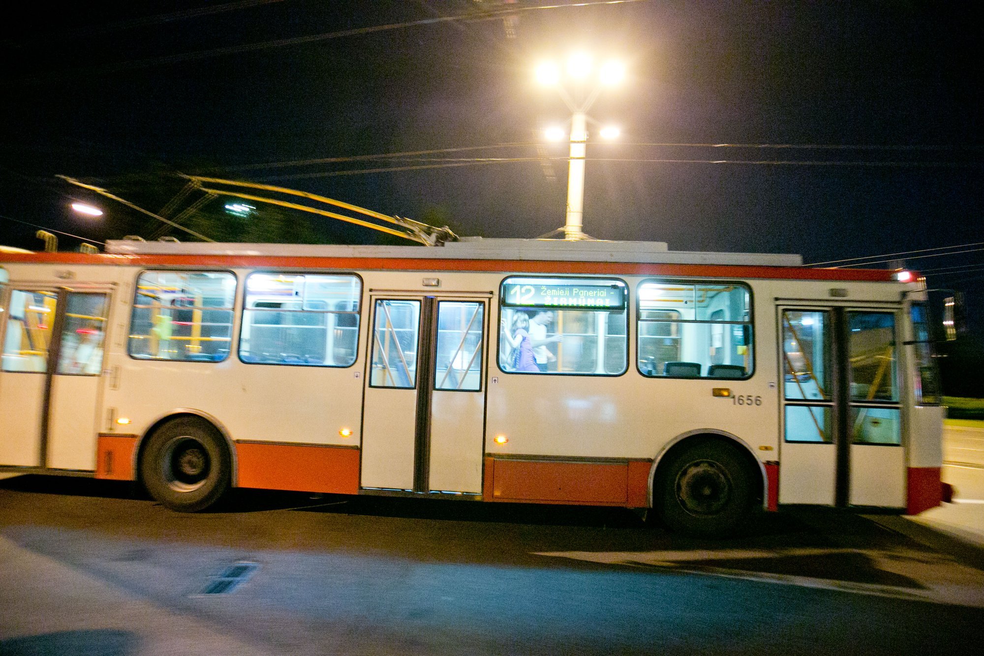 Seniausieji Vilniaus troleibusai iškeliauja į Dnepropetrovską - Delfi ...