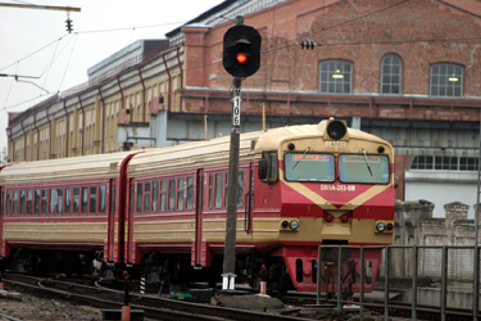 Mr.Pauli atveža „Paskutinis Traukinys“ - Delfi veidai