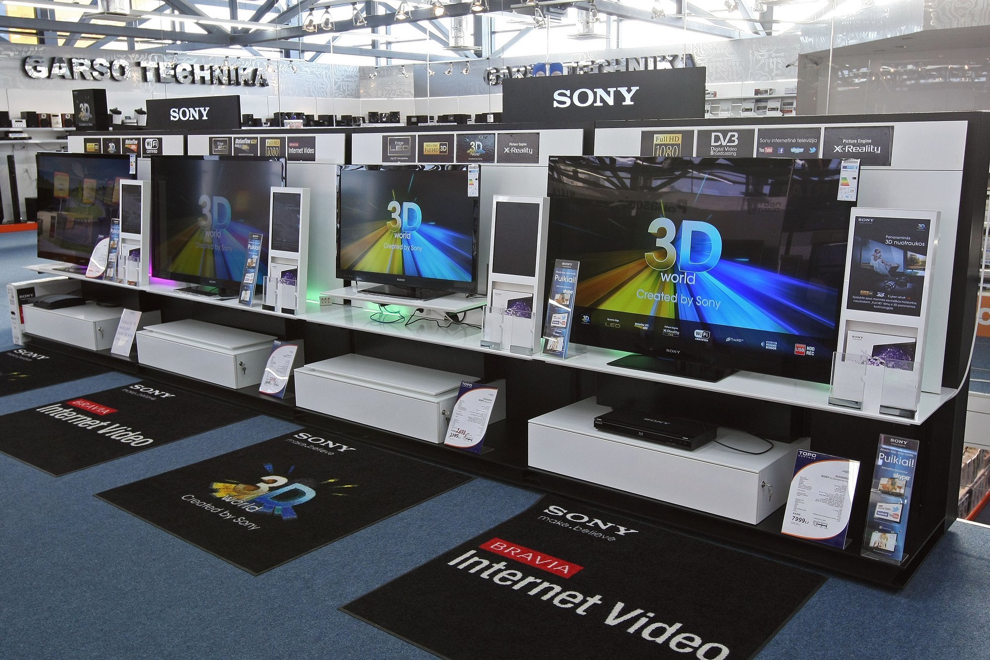 Žmonės suskubo pirkti priedėlius ir naujus televizorius - Delfi verslas