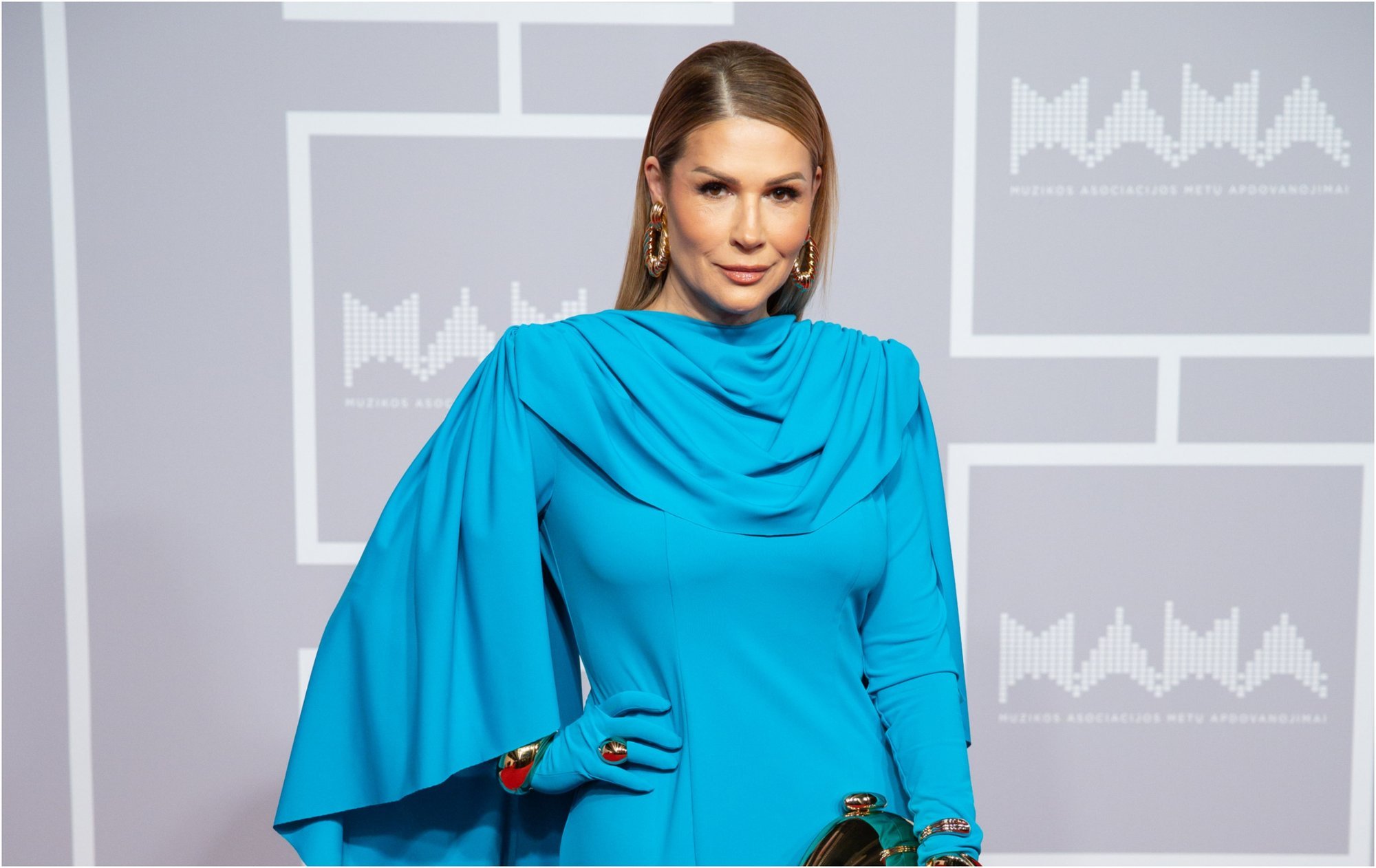 Daina Bosas M.A.M.A. apdovanojimuose dėvėjo įspūdingą Juozo ...