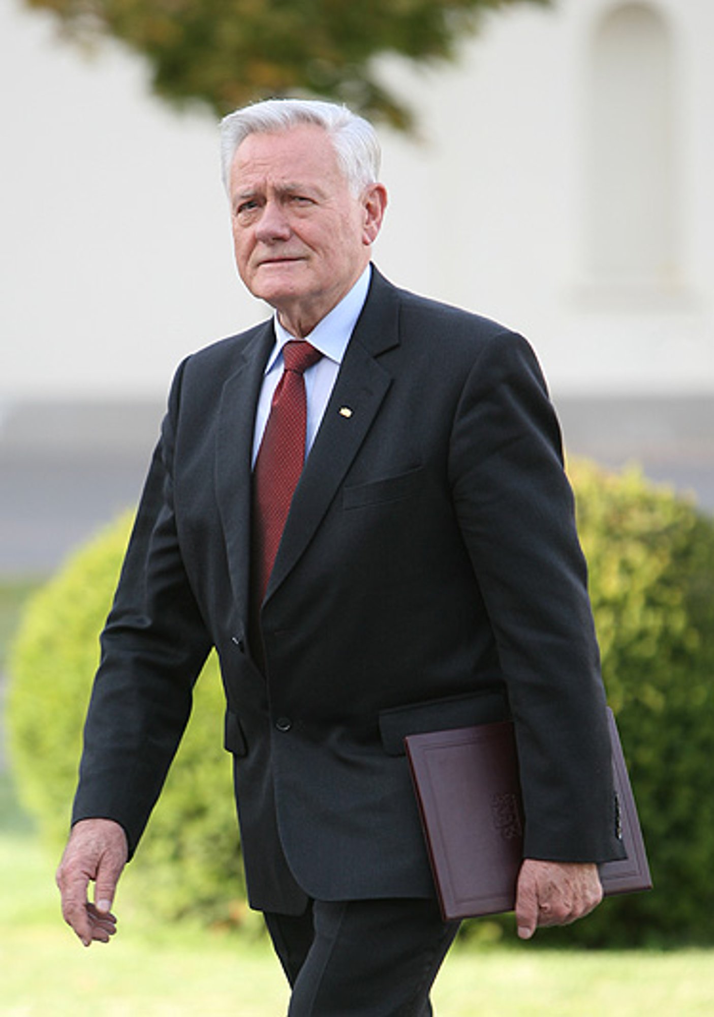 V.Adamkus: kontrabandos sutramdymas - nacionalinio saugumo reikalas - Delfi