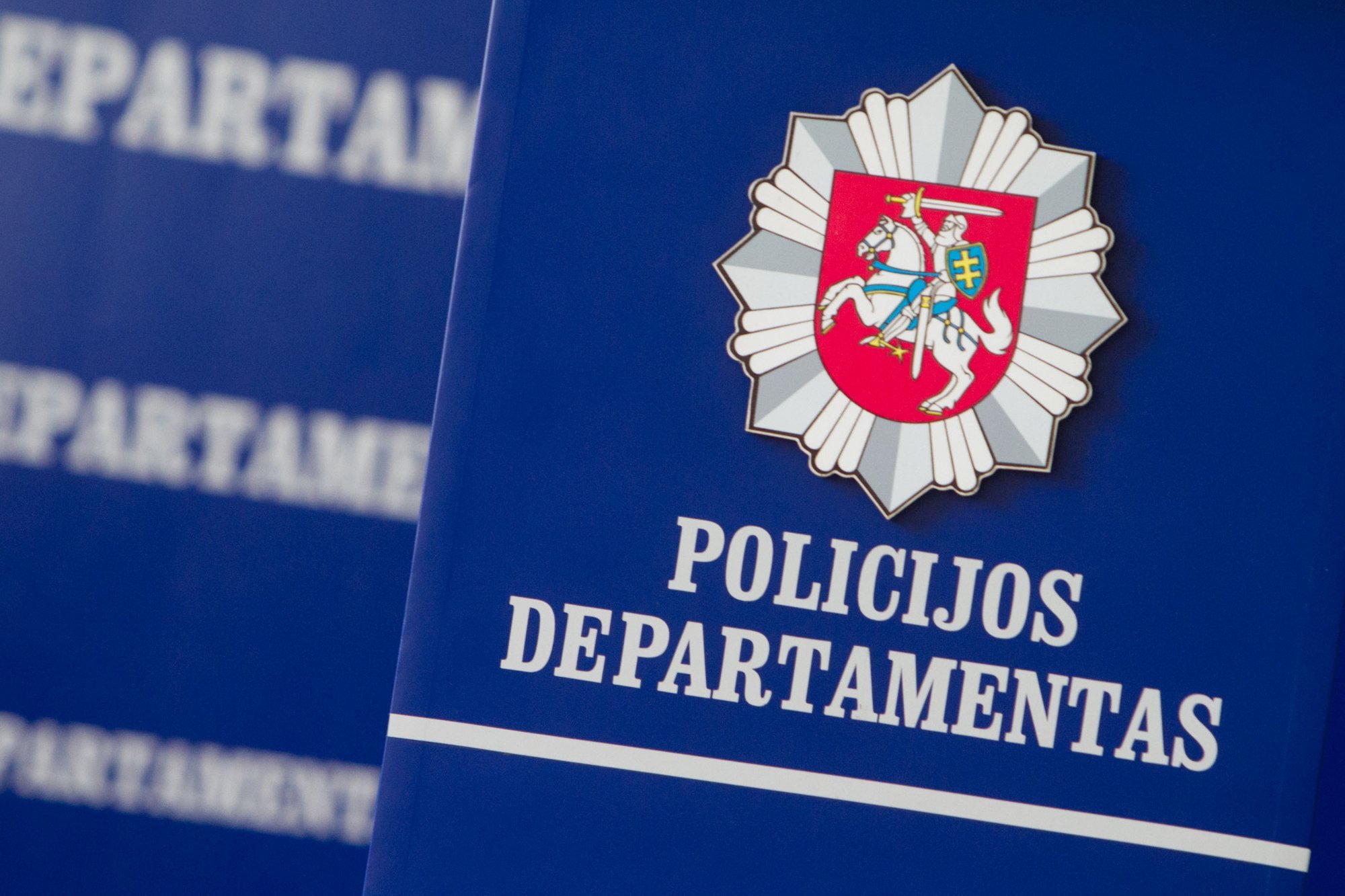 Pranešimus policijai galėsime teikti elektroniniu būdu ar SMS - Delfi