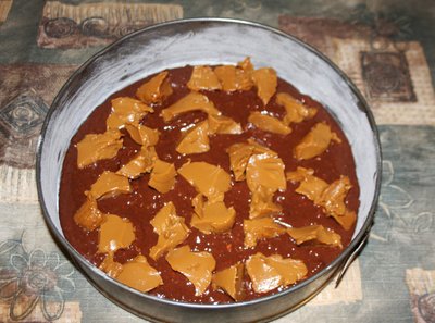 Šokoladinis pyragas su Rududu įdaru - Delfi gyvenimas