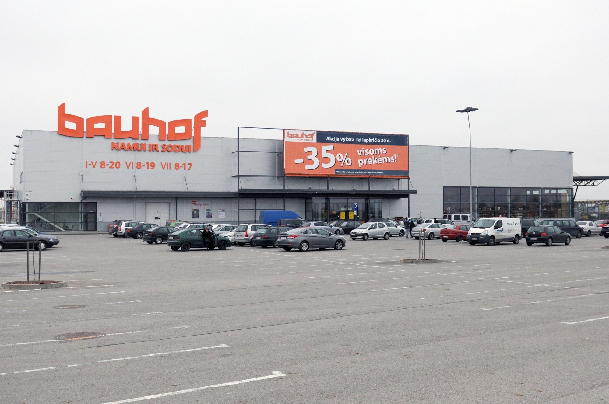 „Bauhof“ prekybos centrų uždarymo užkulisiai - Delfi verslas